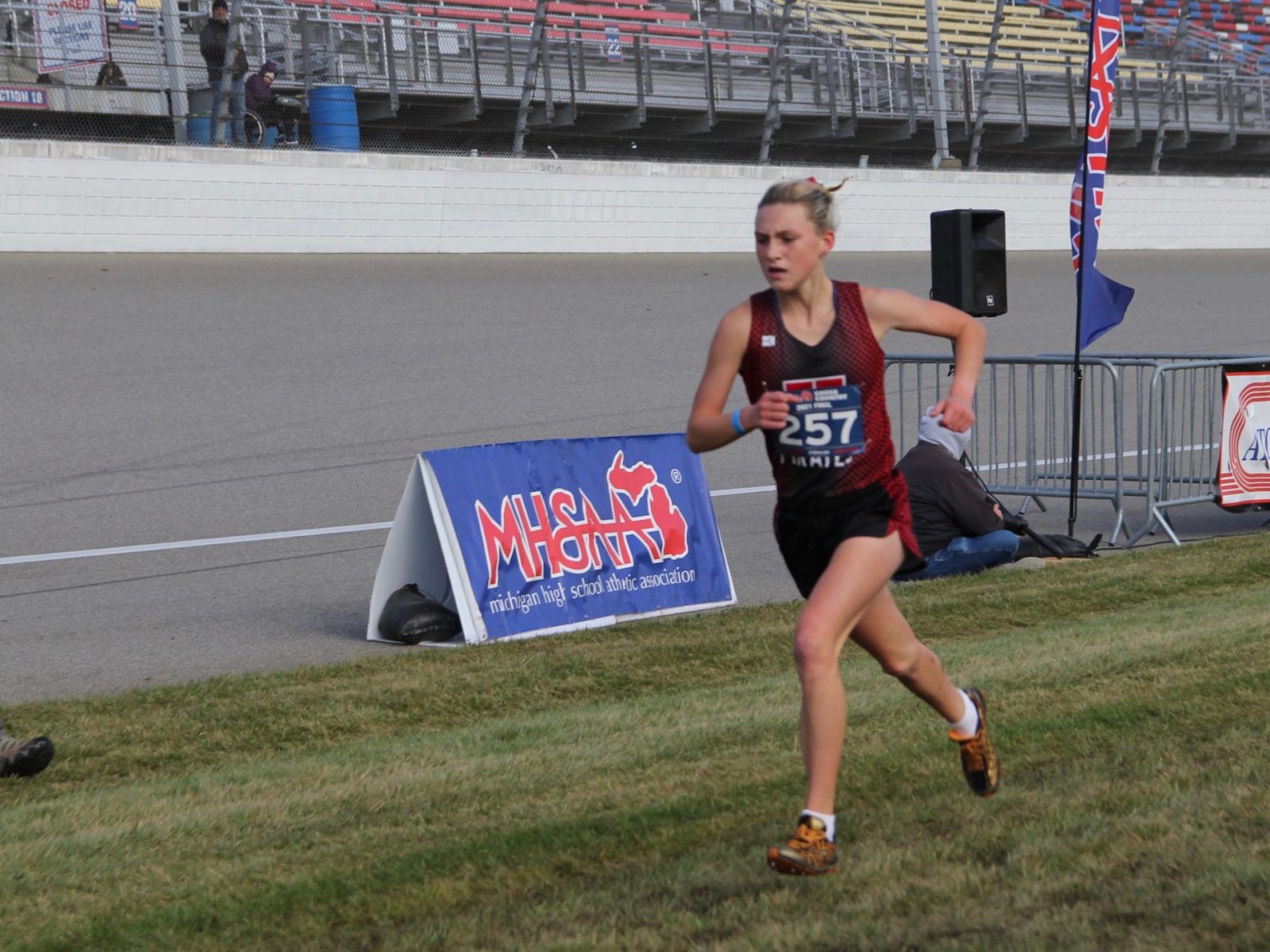 CatchMark Profile of the Week: Hart cross country keeps winning big ...