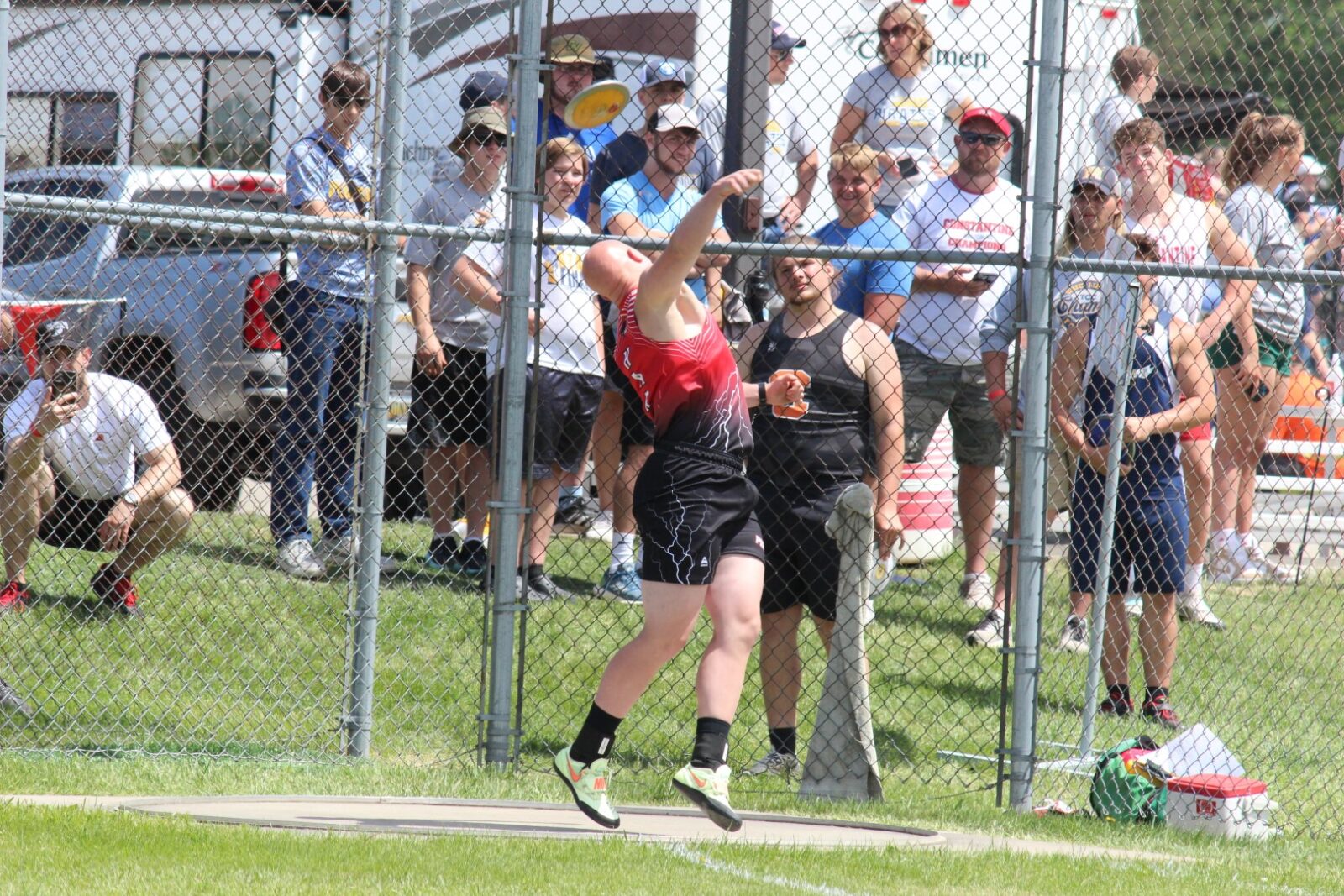 Hart senior Kellen Kimes new state-record holder in weight throw; ranks ...