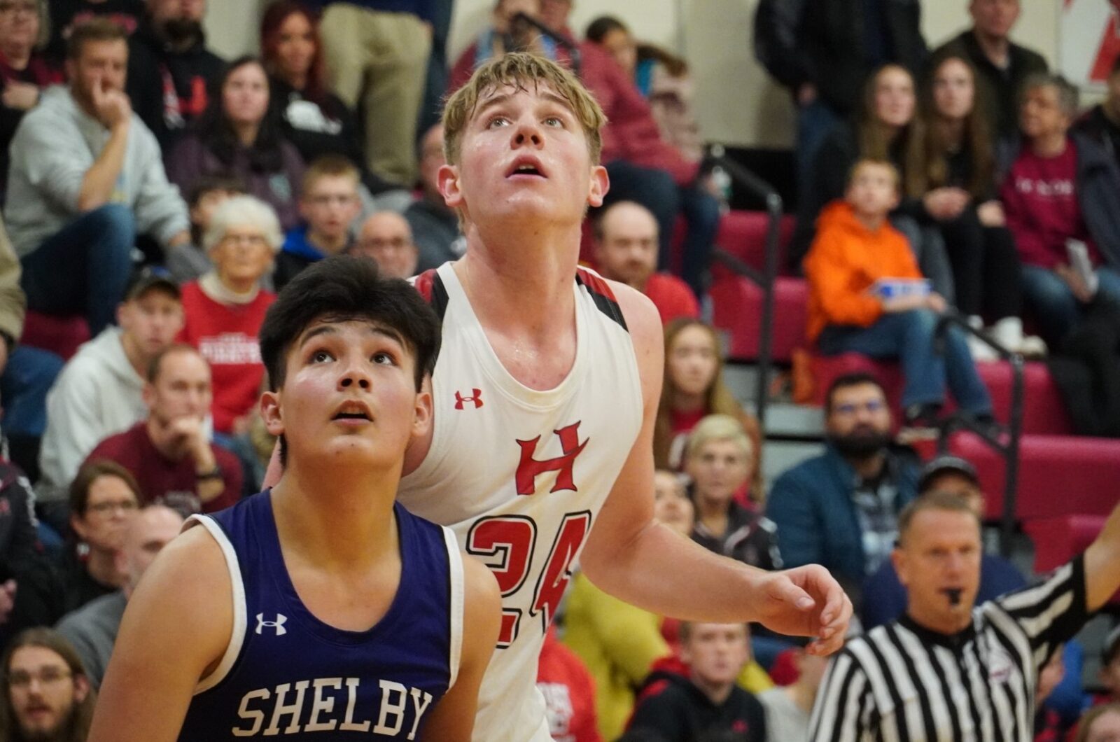 Parker Hovey powers Hart basketball past Shelby in CatchMark Game of ...