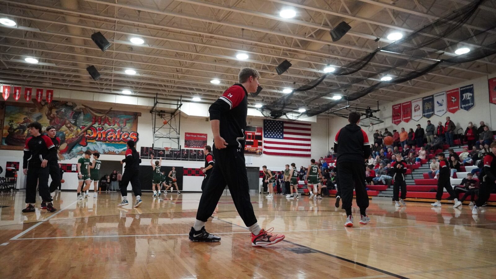 ‘This kid’s different:’ Hart’s Parker Hovey shies from limelight, but ...