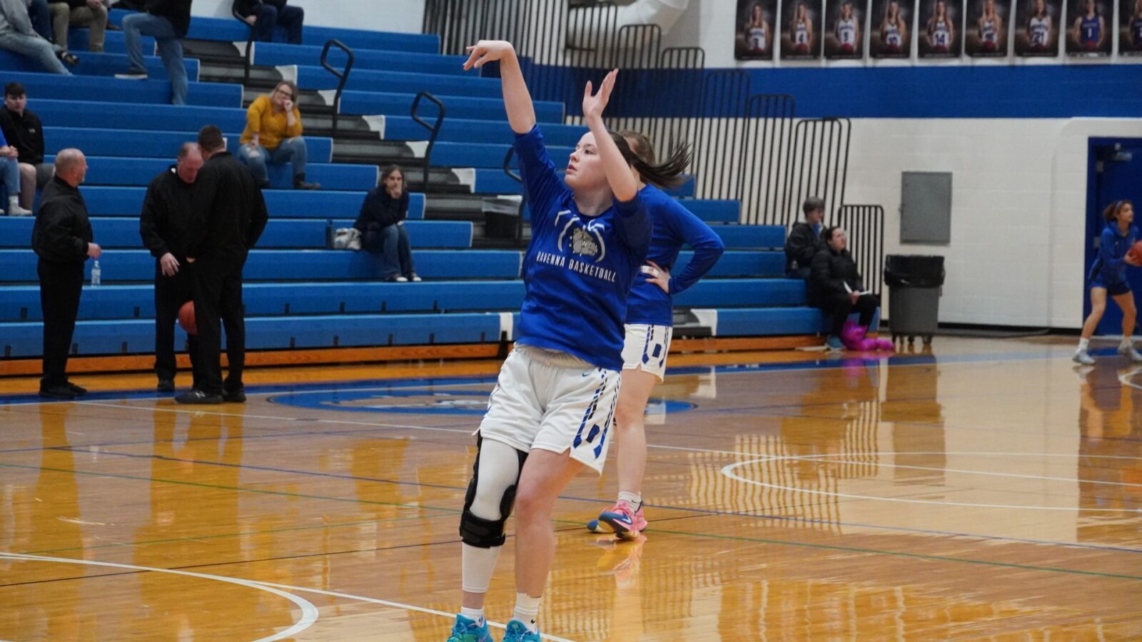 Hot-shooting Anna Lundquist powers Oakridge past Ravenna - CatchMark Sports