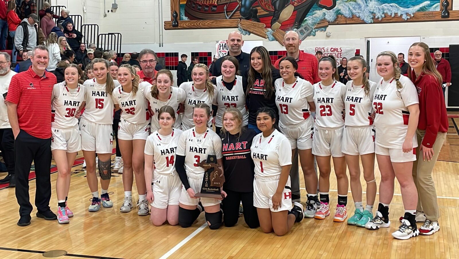 Defense, crowd, poise down stretch help Hart rally past Mason County ...