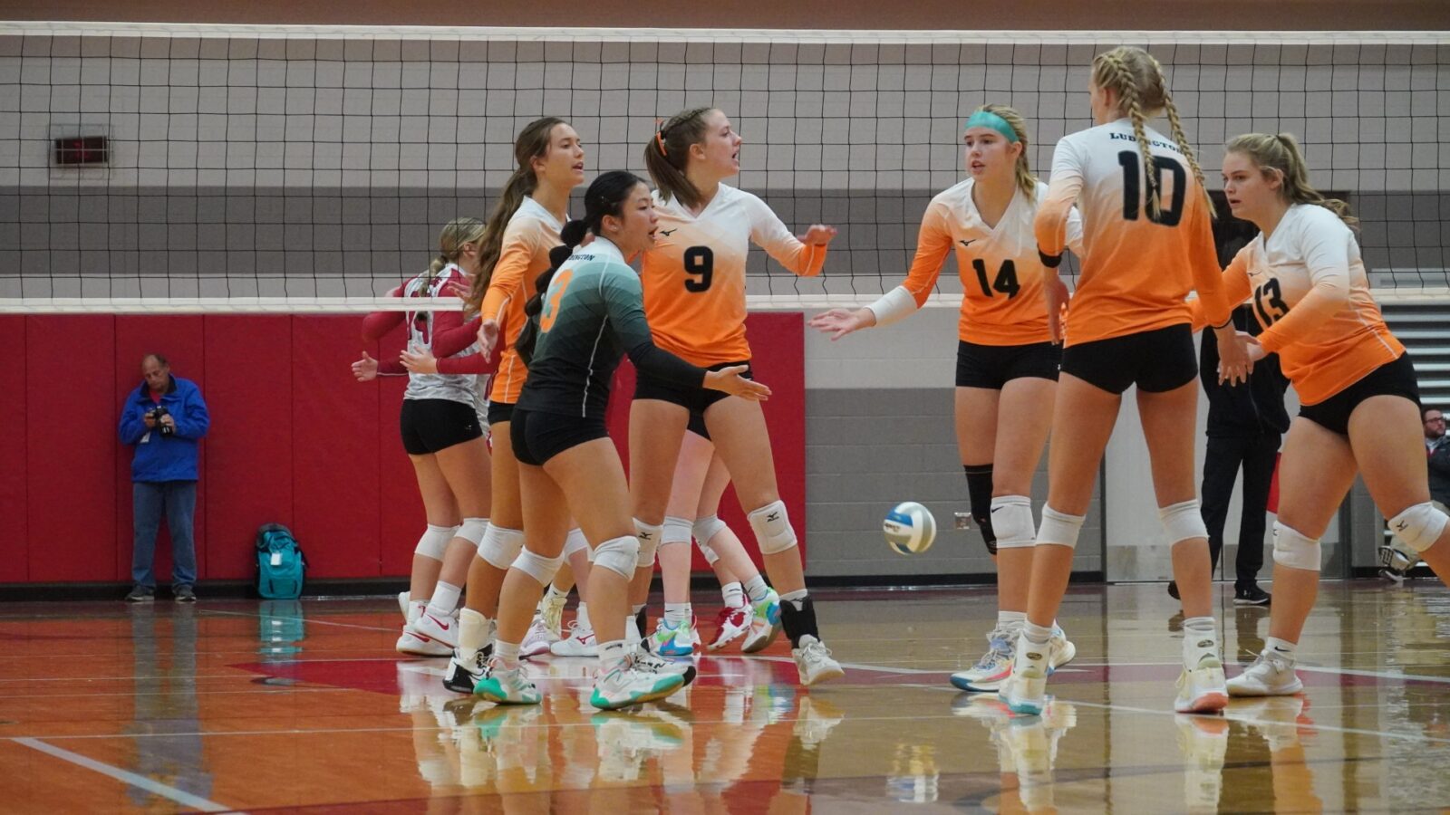 See photos, video from key Ludington-Fremont showdown in WMC Lakes ...
