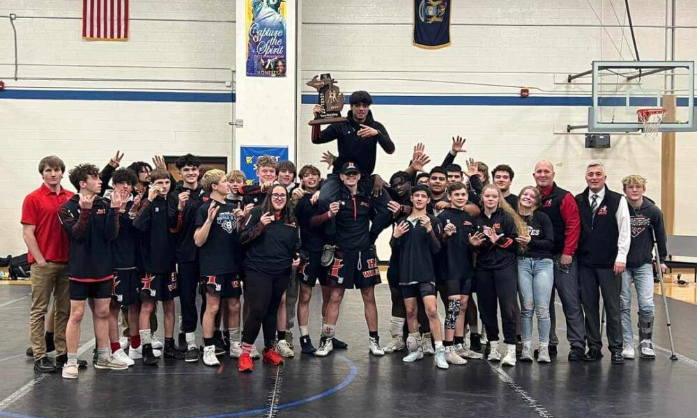 Kalamazoo-bound, again: Hart captures fifth straight team wrestling ...