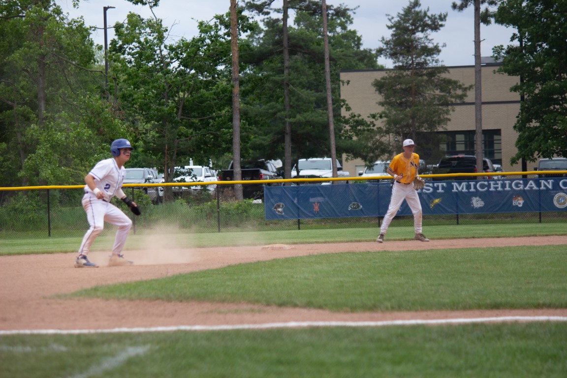 Montague knocks off No. 1 North Muskegon for district baseball title ...